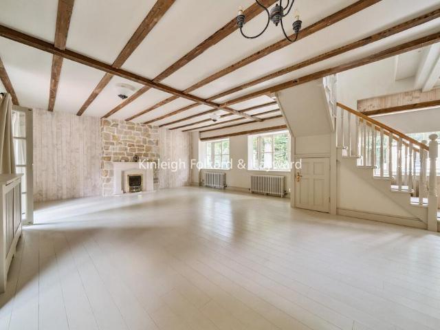 Rowhill Road, Wilmington, Kent, DA2 3 bed detached house to rent £3,950 pcm £912 pw