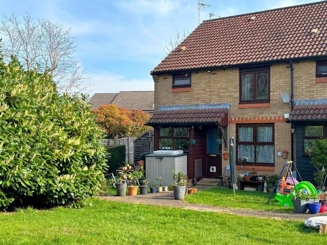Rowhurst Avenue, Addlestone KT15, 1 bed property to rent, £1,300 pcm | PrimeLocation