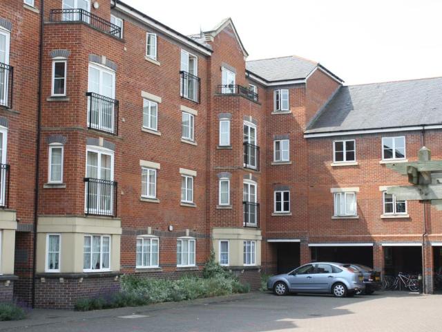 Rowland Hill Court, Osney Lane, Oxford 1 bed apartment to rent £1,650 pcm £381 pw