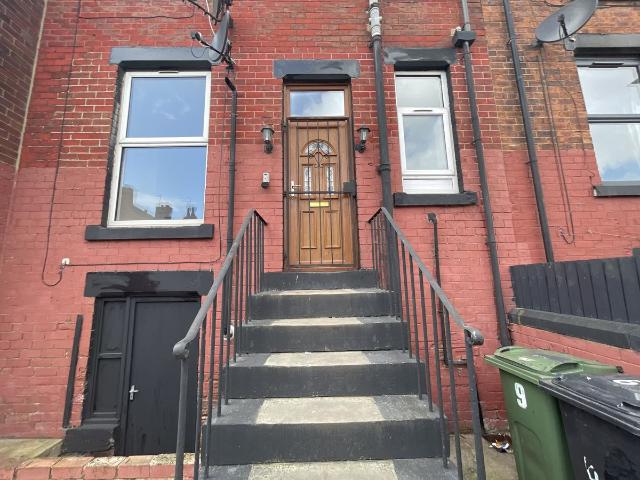 Rowland Place, Leeds, West Yorkshire LS11, 3 bed terraced house to rent, £1,200 pcm | PrimeLocation