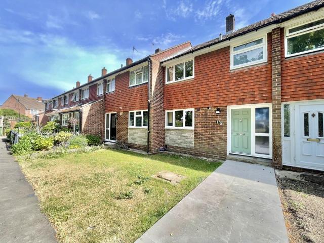 Rowlands Close, Cheshunt, EN8 3 bed house to rent £2,100 pcm £485 pw