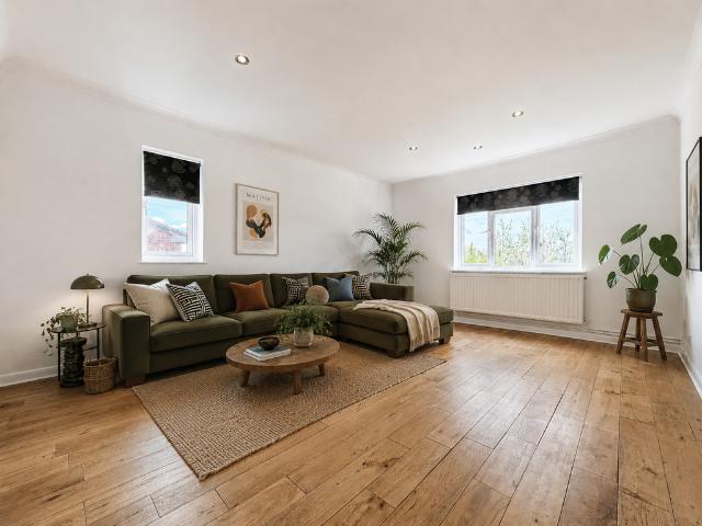 Rowlands Close, London NW7 2 bed flat to rent £1,800 pcm £415 pw