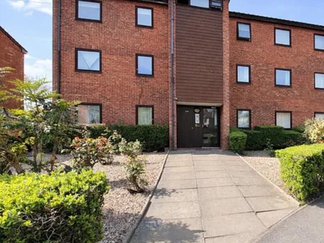 Rowlands Close, London, NW7 2DN, United Kingdom | 2 bed apartment for rent #167775571 | Rentberry