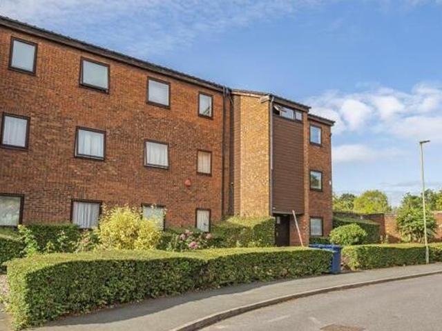 Rowlands Close, Mill Hill, 2 Bedroom Flat