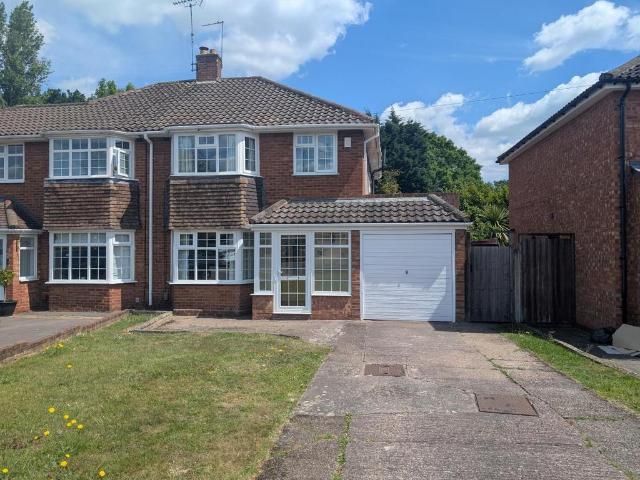 Rowlands Crescent, Solihull, B91 2JF 3 bed semi detached house to rent £1,595 pcm £368 pw
