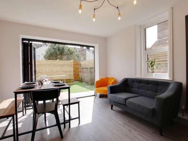 Rowlands Road, Worthing, BN11