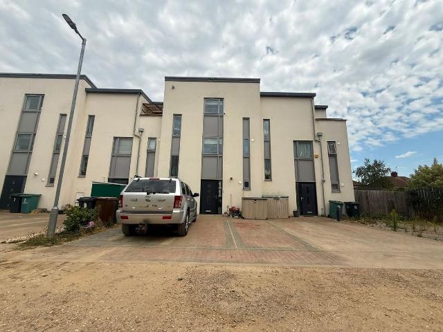 Rowledge Court, Peterborough PE4, 3 bed terraced house to rent, £1,150 pcm | PrimeLocation