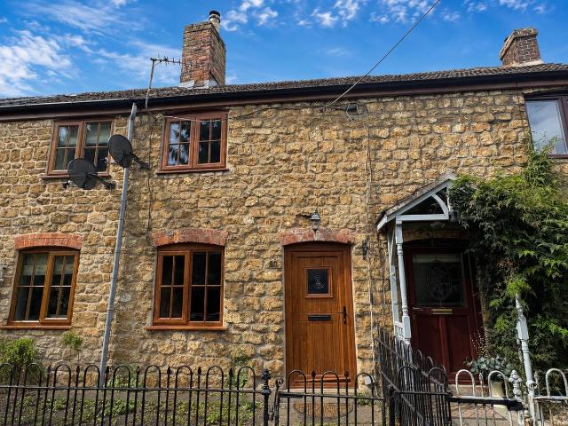 Rowley, Cam GL11, 2 bed cottage to rent, £1,100 pcm | PrimeLocation