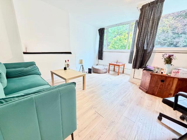 Rowstock Gardens, London N7, 3 bed maisonette to rent, £3,300 pcm | PrimeLocation