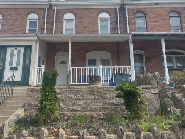 Roxborough Philly room for rent in quiet rowhome