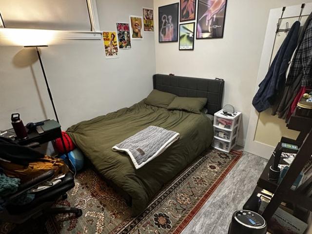Roxbury Appartment Available for Summer Sublet