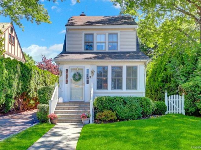 Roxbury Rd, Garden City, Home For Sale