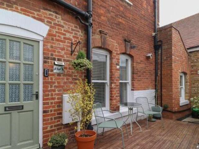 Roxburgh Road, Westgate, 2 Bedroom Flat
