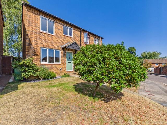 Roxburghe Close, Whitehill, Bordon, Hampshire GU35, 3 bed semi detached house to rent, £1,550 pcm | PrimeLocation