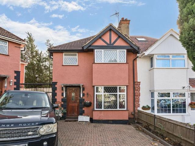 Roxeth Grove, South Harrow, Harrow, HA2 3 bed house to rent £2,400 pcm £554 pw