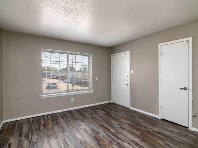 Royal Terrace: Leasing Specials! Renovated Euless Apartments, New Management! 1 Bedroom Apartment for Rent at 306 Martha St, Euless, TX 76040