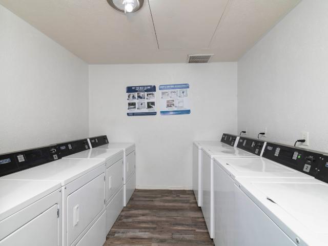 Royal Terrace 1 Bedroom Apartment for Rent at 306 Martha St, Euless, TX 76040