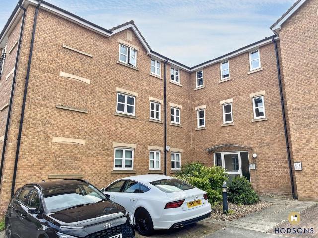 Royal Troon Mews, Aberford Road, Wakefield WF1, 2 bed flat to rent, £875 pcm | PrimeLocation