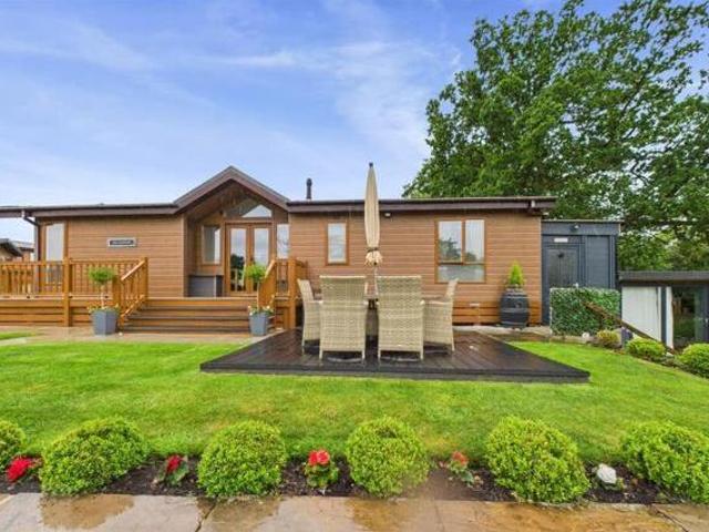 Royal Vale Caravan Park, Luxury Lodge, London Road, 2 Bedroom Property