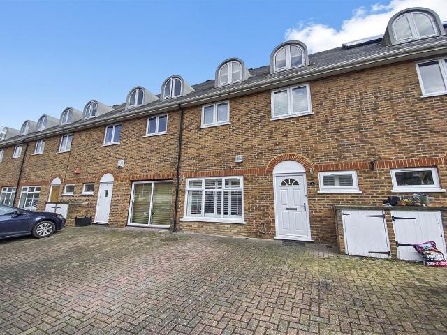 Royal Victor Place, Victoria Park E3, 1 bed flat to rent, £2,500 pcm | PrimeLocation