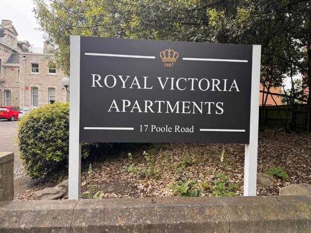 Royal Victoria Apartments, 17 Poole. 2 bed flat to rent £1,650 pcm £381 pw