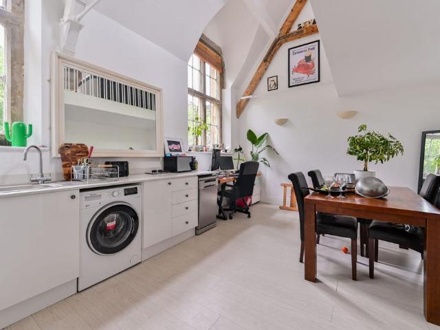 Royal Victoria Patriotic Building. 1 bed flat to rent £2,300 pcm £531 pw