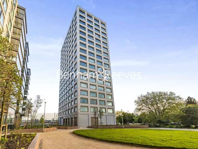 Royal Wharf Walk, London E16, 3 bed flat to rent, £3,600 pcm | PrimeLocation