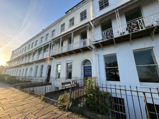 Royal York Crescent, Bristol BS8, 3 bed flat to rent, £2,400 pcm | PrimeLocation