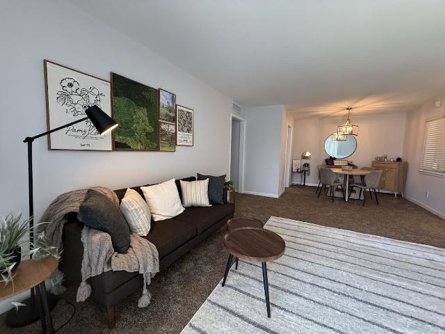 Royal Arms of Green Hills 2 Bedroom Apartment for Rent at 2011 Richard Jones Road, Nashville, TN 37215 Green Hills