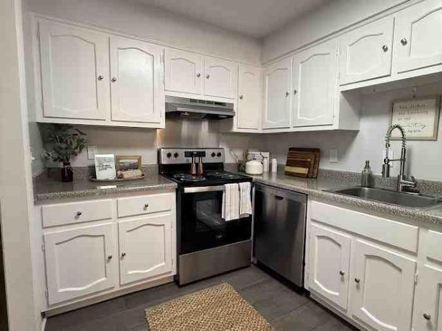 Royal Arms of Green Hills 2 Bedroom Apartment for Rent at 2011 Richard Jones Road, Nashville, TN 37215 Green Hills