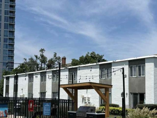 Royal Arms of Green Hills 2 Bedroom Apartment for Rent at 2011 Richard Jones Road, Nashville, TN 37215 Green Hills