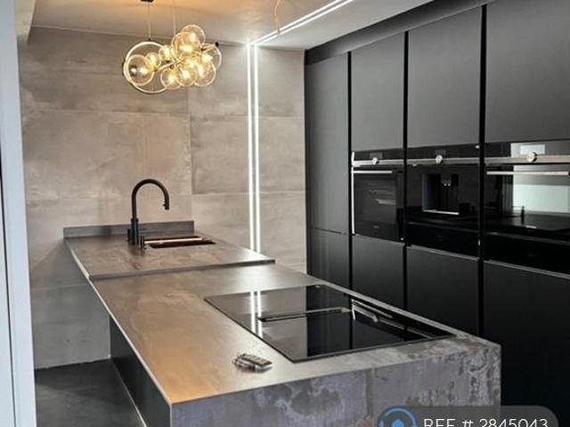 Royal Arch, Birmingham, B1 2 bed penthouse to rent £3,000 pcm £692 pw