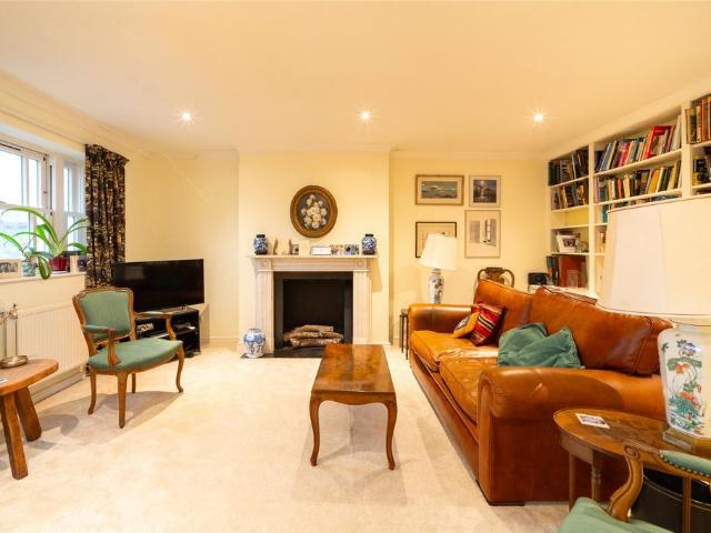 Royal Belgrave House, Hugh Street. 2 bed flat to rent £3,397 pcm £784 pw