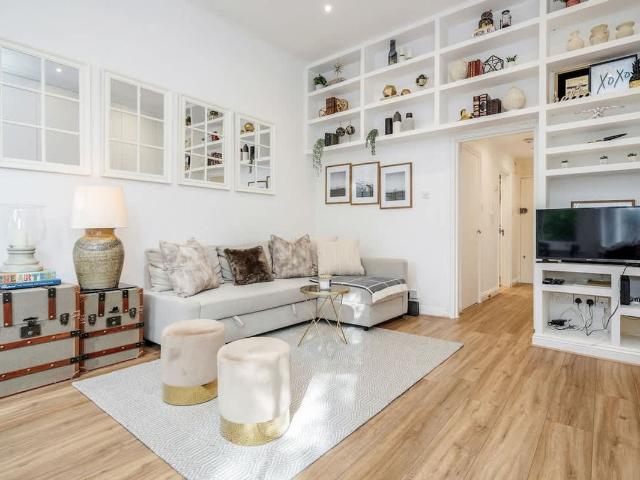Royal Borough Of Kensington And Chelsea W10, 1 bed flat to rent, £5,648 pcm | PrimeLocation