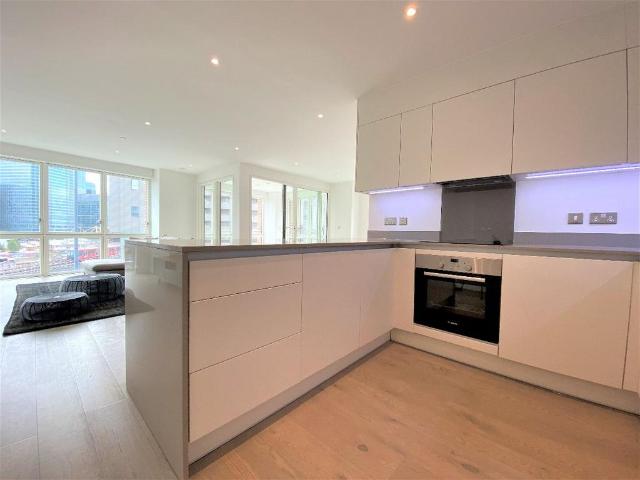 Royal Captain Court, Blackwall Reach. 2 bed apartment to rent £2,850 pcm £658 pw