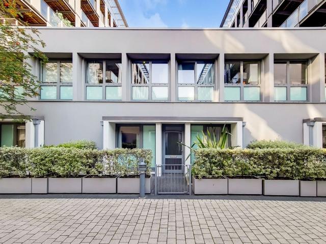 Royal Carriage Mews, Woolwich, London SE18, 3 bed flat to rent, £3,100 pcm | PrimeLocation