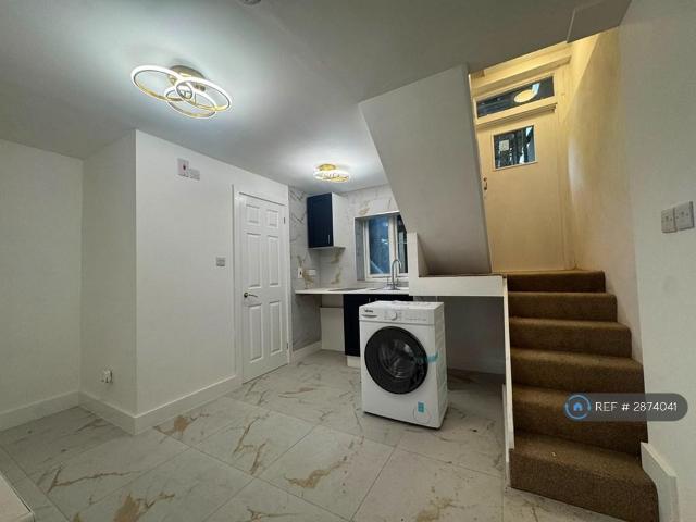 Royal College St, London, NW1 1 bed flat to rent £1,675 pcm £387 pw
