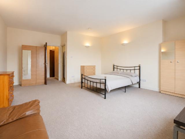 Royal College Street, London NW1, Studio to rent, £1,750 pcm | PrimeLocation