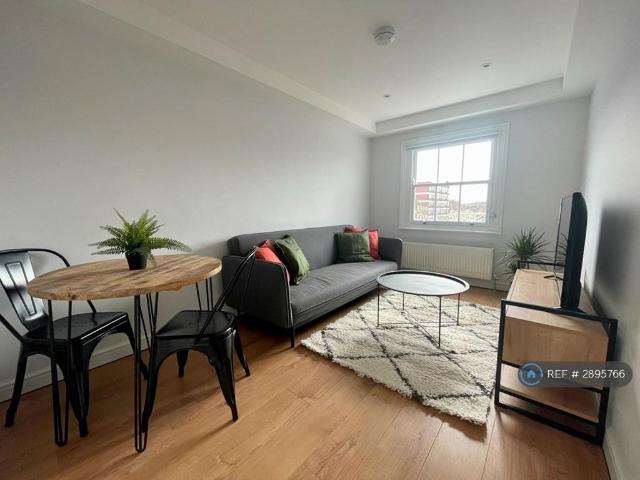 Royal College Street, London, NW1 1 bed flat to rent £2,200 pcm £508 pw