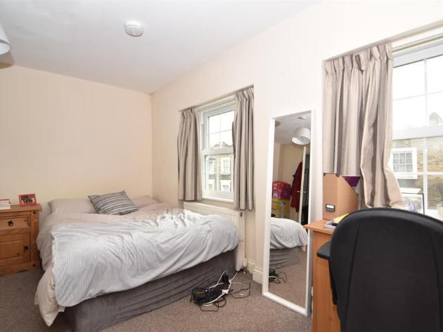 Royal College Street, London NW1, 3 bed flat to rent, £3,050 pcm | PrimeLocation