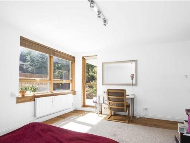 Royal College Street, London NW1, 3 bed flat to rent, £3,700 pcm | PrimeLocation
