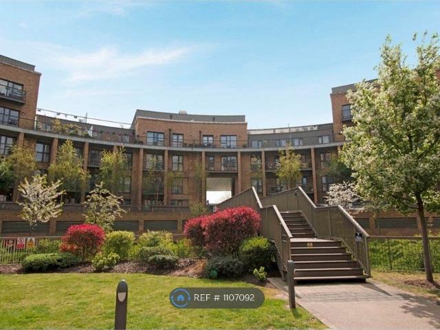 Royal Court, Croydon CR0, 2 bed flat to rent, £1,890 pcm | PrimeLocation