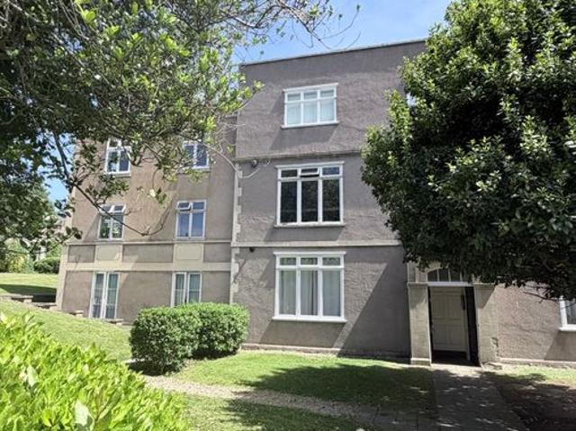 Royal Crescent, Weston Super Mare BS23, 2 bed flat to rent, £1,000 pcm | PrimeLocation
