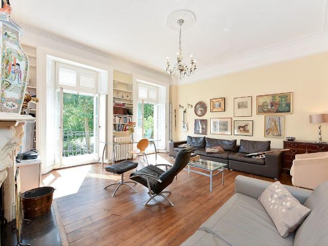 Royal Crescent, Holland Park, London W11, 1 bed flat to rent, £4,203 pcm | PrimeLocation