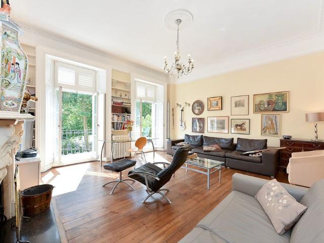 Royal Crescent, Holland Park, London, W11