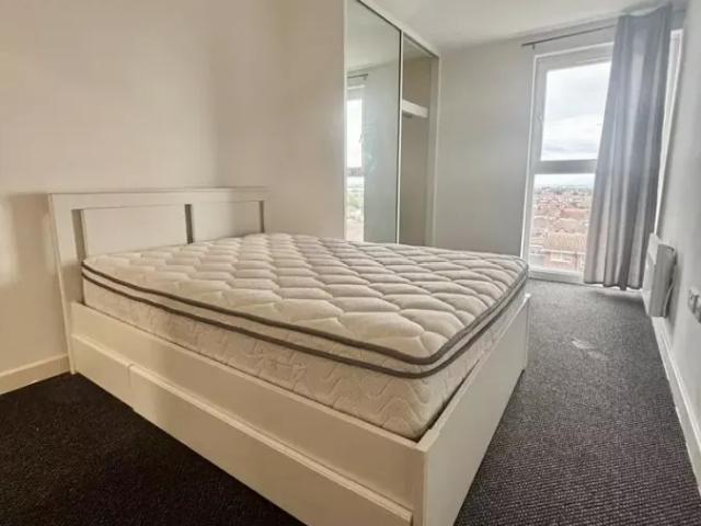 Royal Crescent, Ilford IG2, 2 bed flat to rent, £1,900 pcm | PrimeLocation