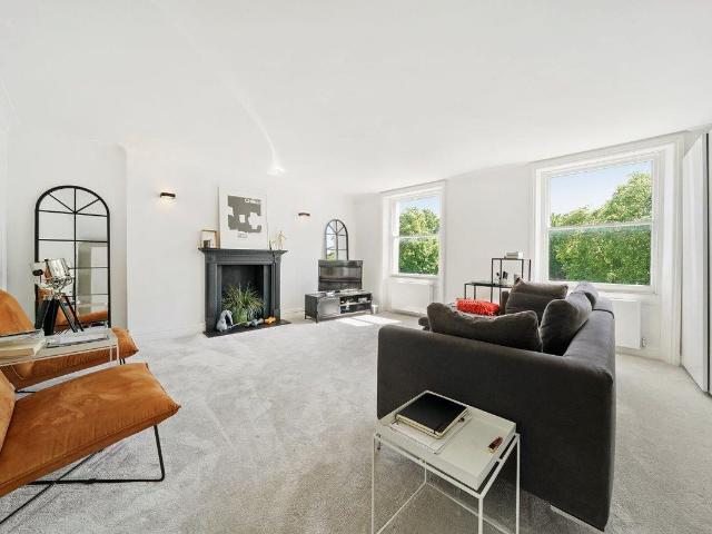 Royal Crescent, London W11, 3 bed flat to rent, £5,499 pcm | PrimeLocation