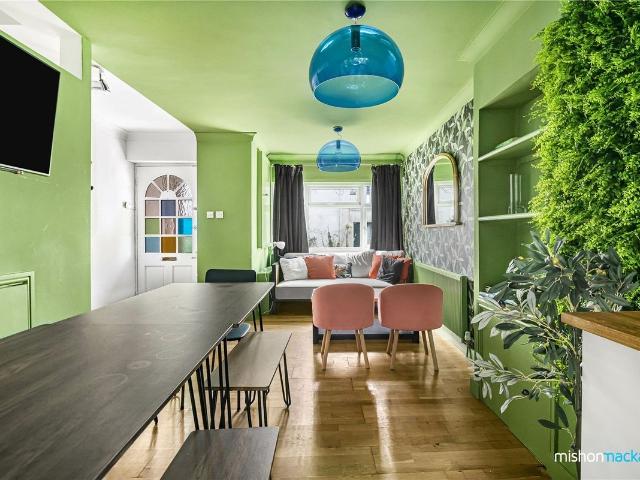 Royal Crescent Mews, Brighton, East Sussex BN2, 3 bed terraced house to rent, £2,000 pcm | PrimeLocation