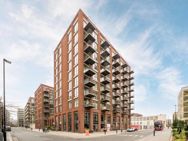Royal Crest Avenue, London E16 1 bed flat to rent £2,200 pcm £508 pw