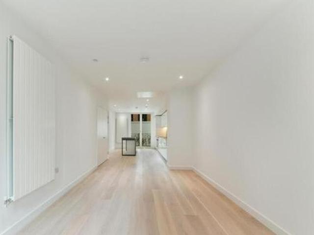 Royal Crest Avenue, Royal Wharf, 4 Bedroom Town